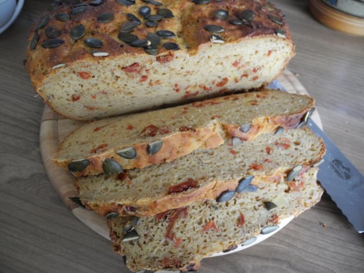 Brot & Brötchen : Kartoffel - Tomaten - Brot - Rezept - kochbar.de