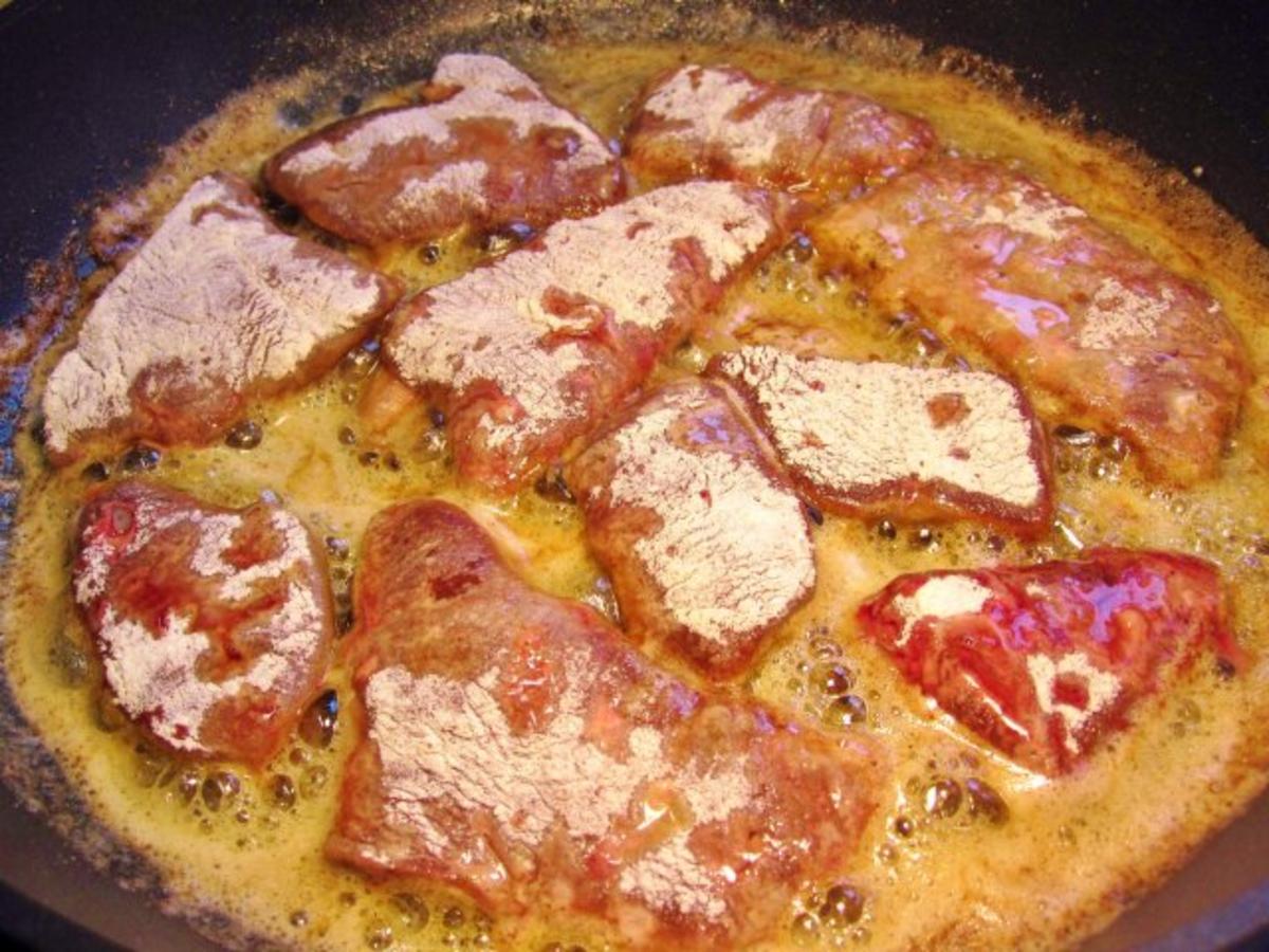 Zarte Rinderleber mit mildgebratenen Kartoffeln - schnell & einfach ...