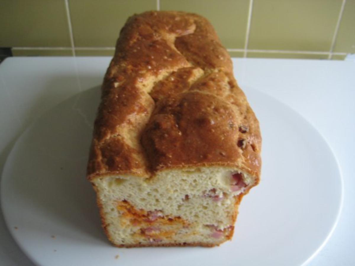 Osterbrot Folar de carne - Rezept mit Bild - kochbar.de