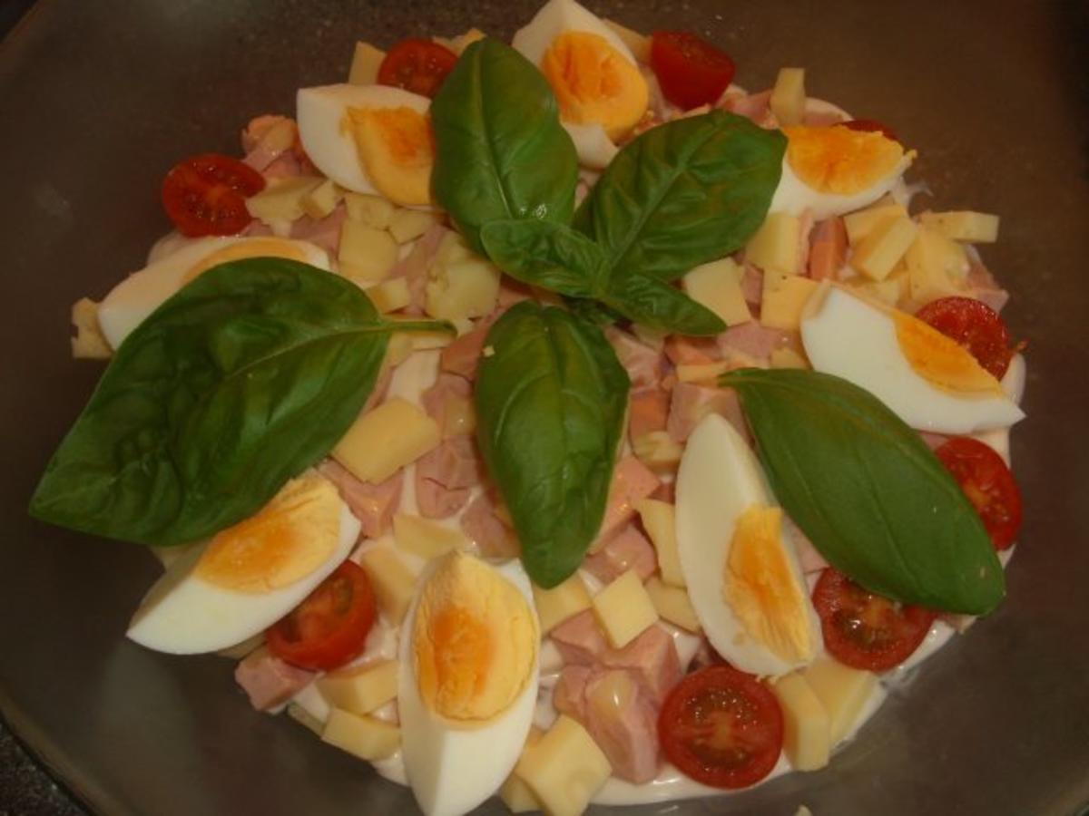 Bunter Salat mit Käse, Wurst und Ei - einfach - von Hoenowbear