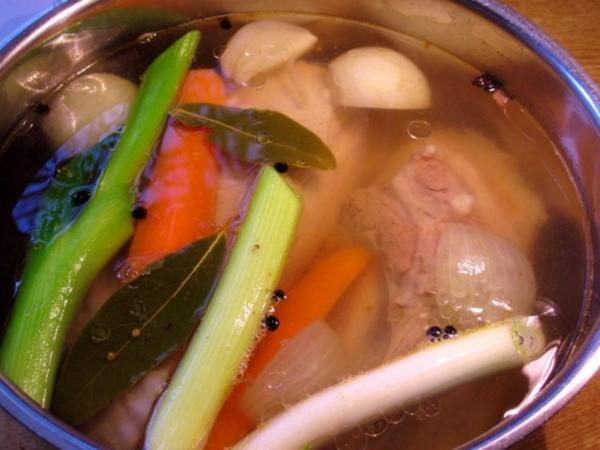 Gekochte Rippchen mit Kraut und Püree - einfach - von mimi