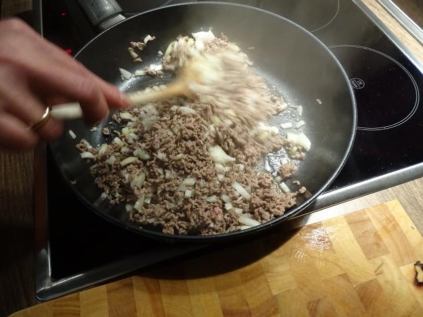 Rindergehacktes in Paprika-Tomatensoße - Rezept - kochbar.de