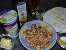 Walnusspesto mit Basilikum, Salbei und Rosmarin - schnell & einfach ...