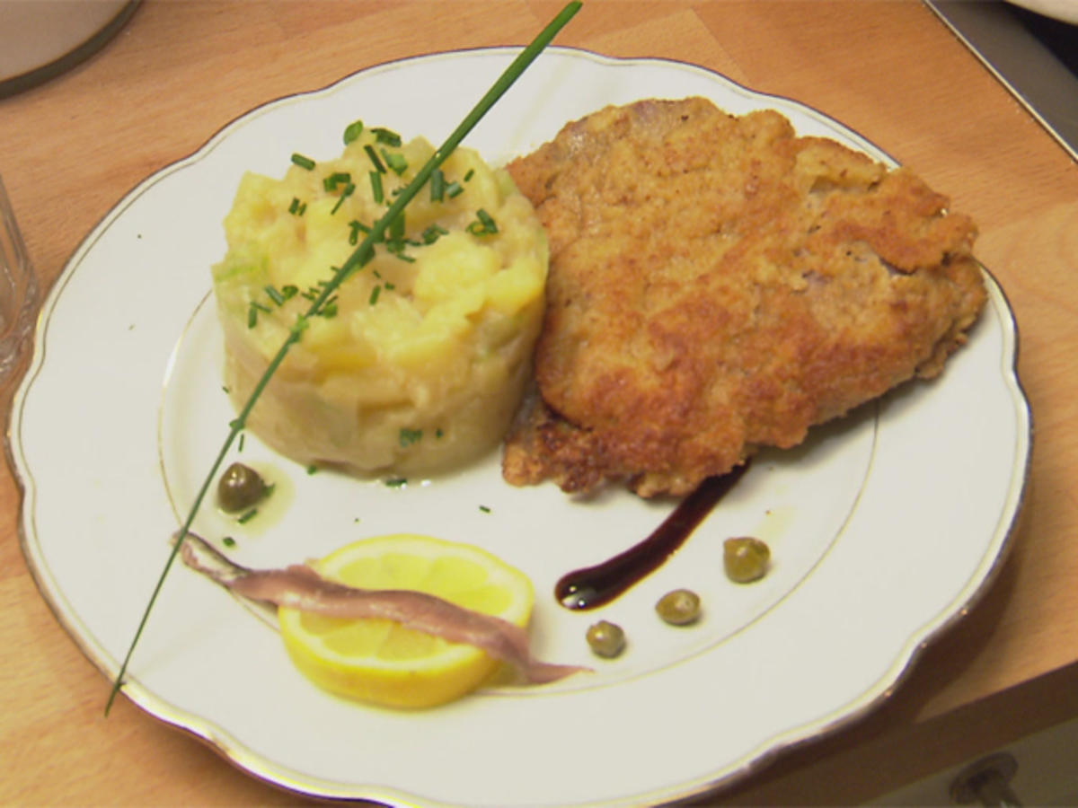 Schnitzel gibt es immer wieder - Kalbschnitzel mit Kartoffelsalat ...