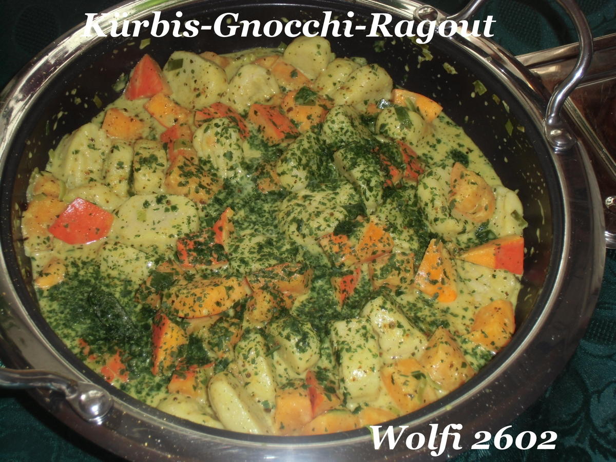 Kürbis Gnocchi Ragout - schnell & einfach - von Radiergummi