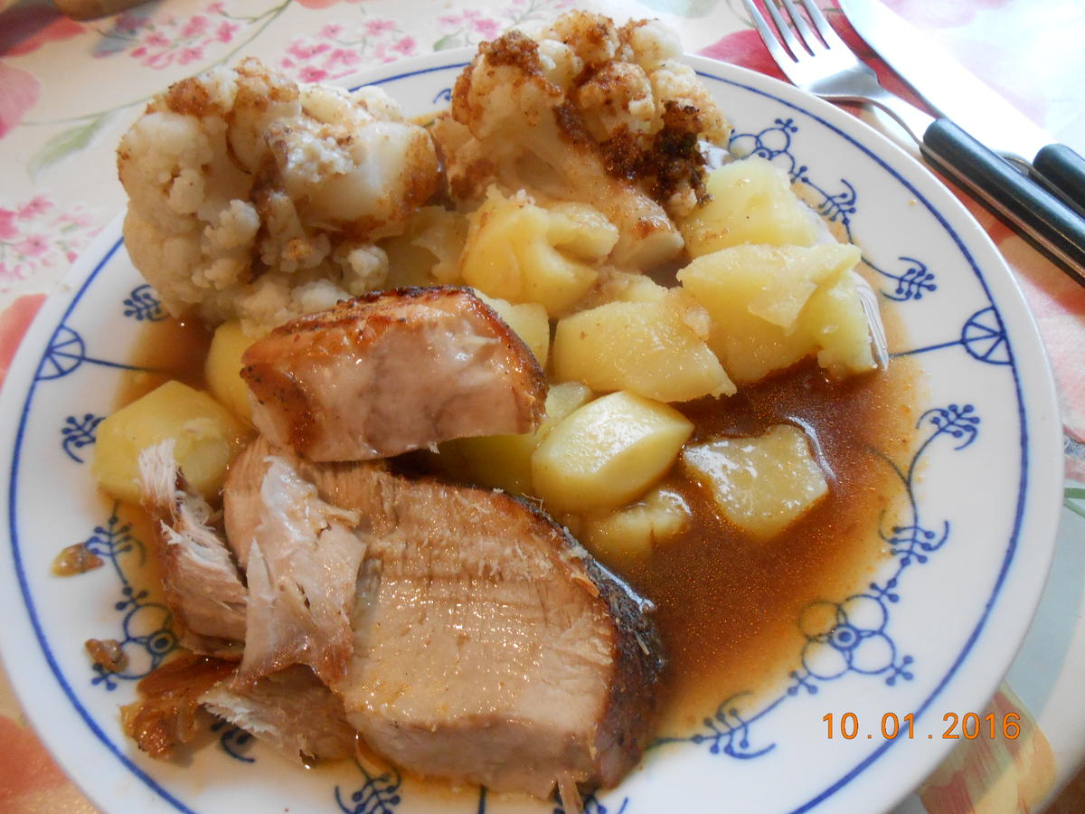 Schweinebraten mit Blumenkohl und Salzkartoffeln oder Klöße und Rotkohl ...