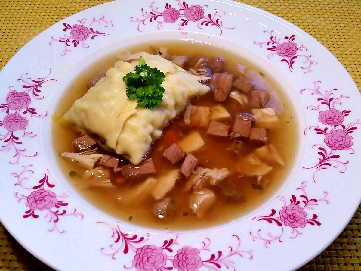 Maultaschen in kräftiger Rindfleischsuppe - einfach - von mimi