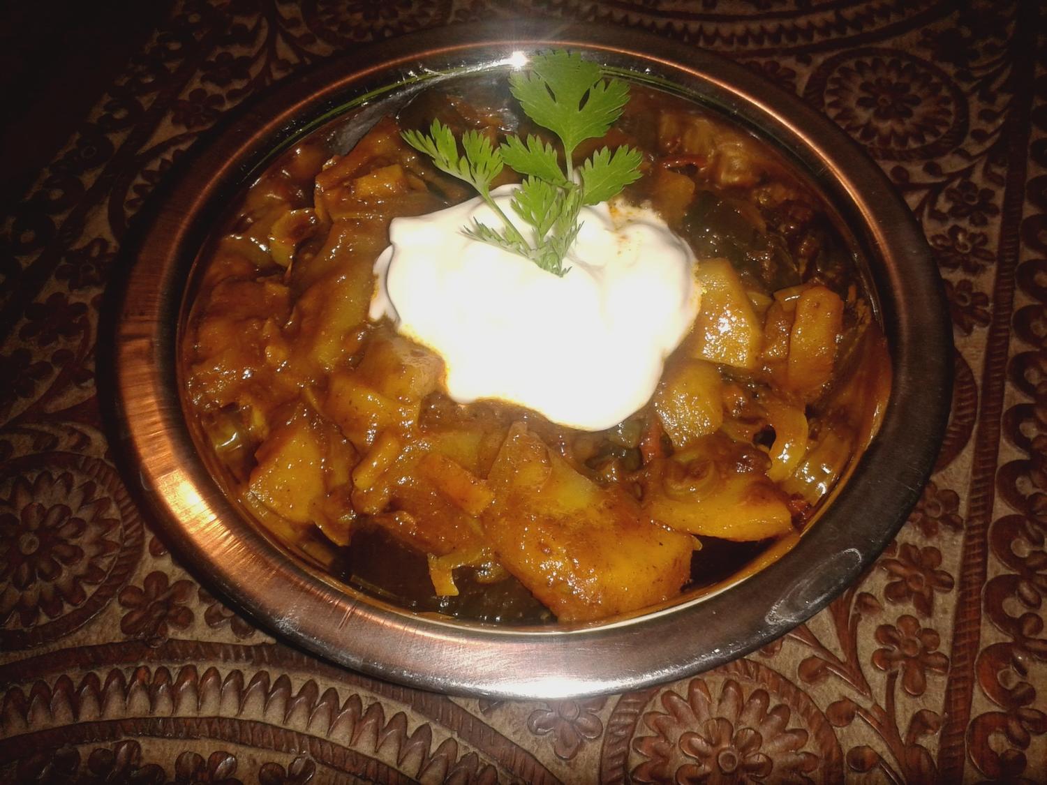 indisch: Aloo-Baingan .. oder Kartoffel triff Aubergine unter der Sonne ...