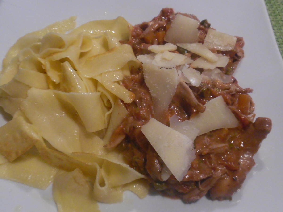 Hähnchen-Ragout mit Pappardelle - Rezept - kochbar.de