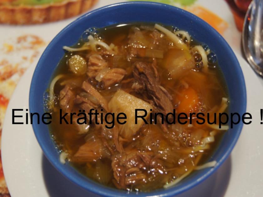 Falsches Rinderfilet gekocht mit Semmelknödel und Gemüsesauce - einfach ...