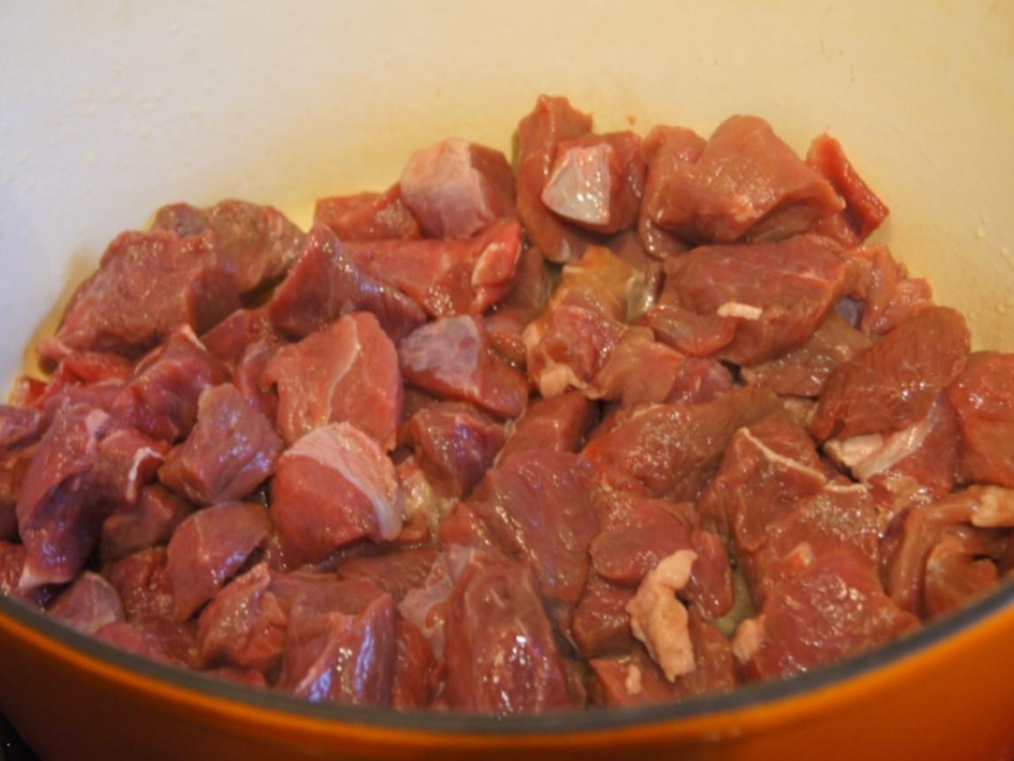 Rindergulasch Suppe mit Gemüsemix, Brokkoli und Kartoffeln - einfach ...