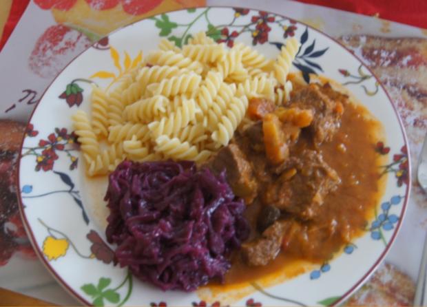 Rindergulasch ( Suppe ) mit Gemüsemix, Brokkoli und Kartoffeln - Rezept ...