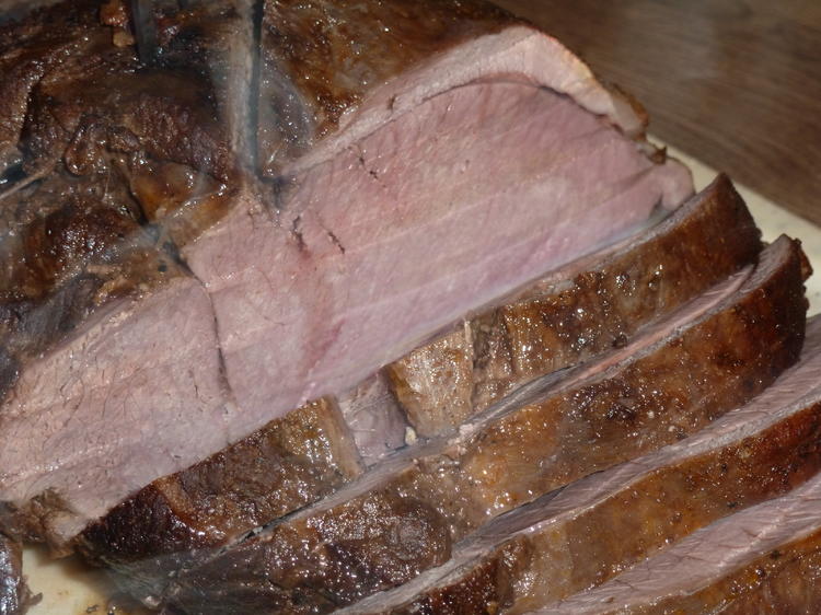 Hirschkeule in Pflaumensoße -NT Gegart- - einfach - von sTinsche