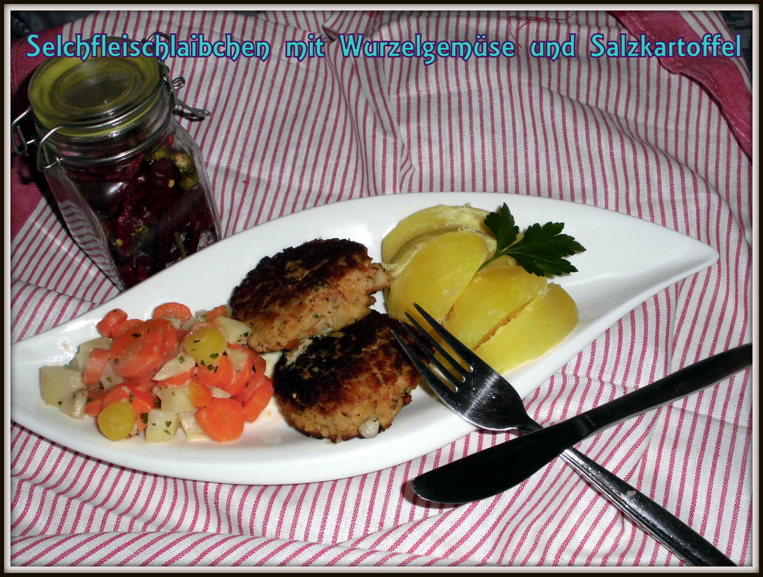 Selchfleisch-Laibchen mit Wurzelgemüse und Salzkartoffel - Rezept ...