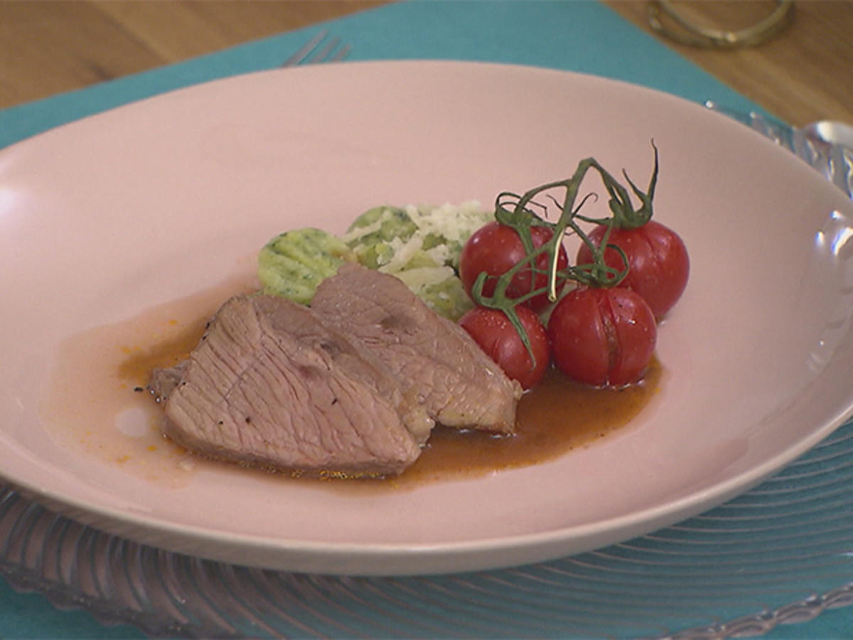 Kalbstafelspitz Sous vide auf Bärlauchgnocchi, geschmolzenen Tomaten ...