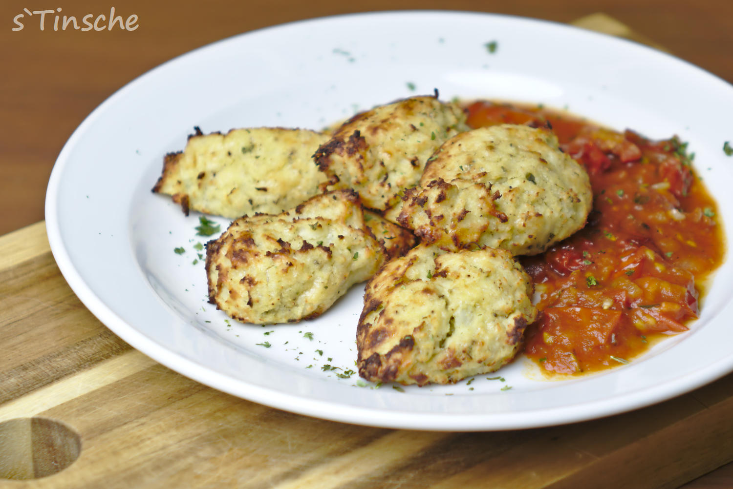 Blumenkohl-Nocken-gebacken mit Schmortomaten - Rezept - kochbar.de