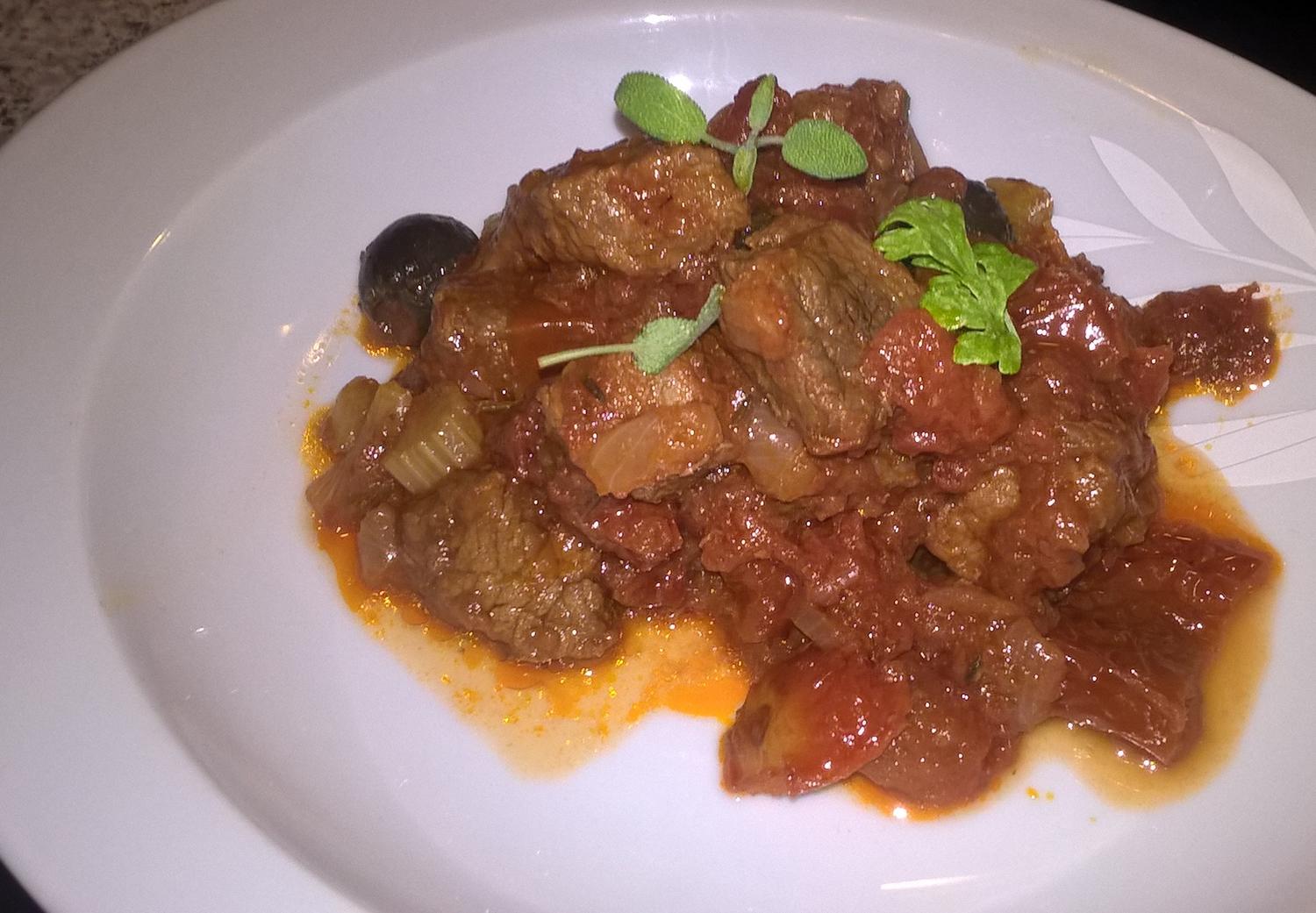 Mediterranes Kalbsgulasch - Rezept mit Bild - kochbar.de