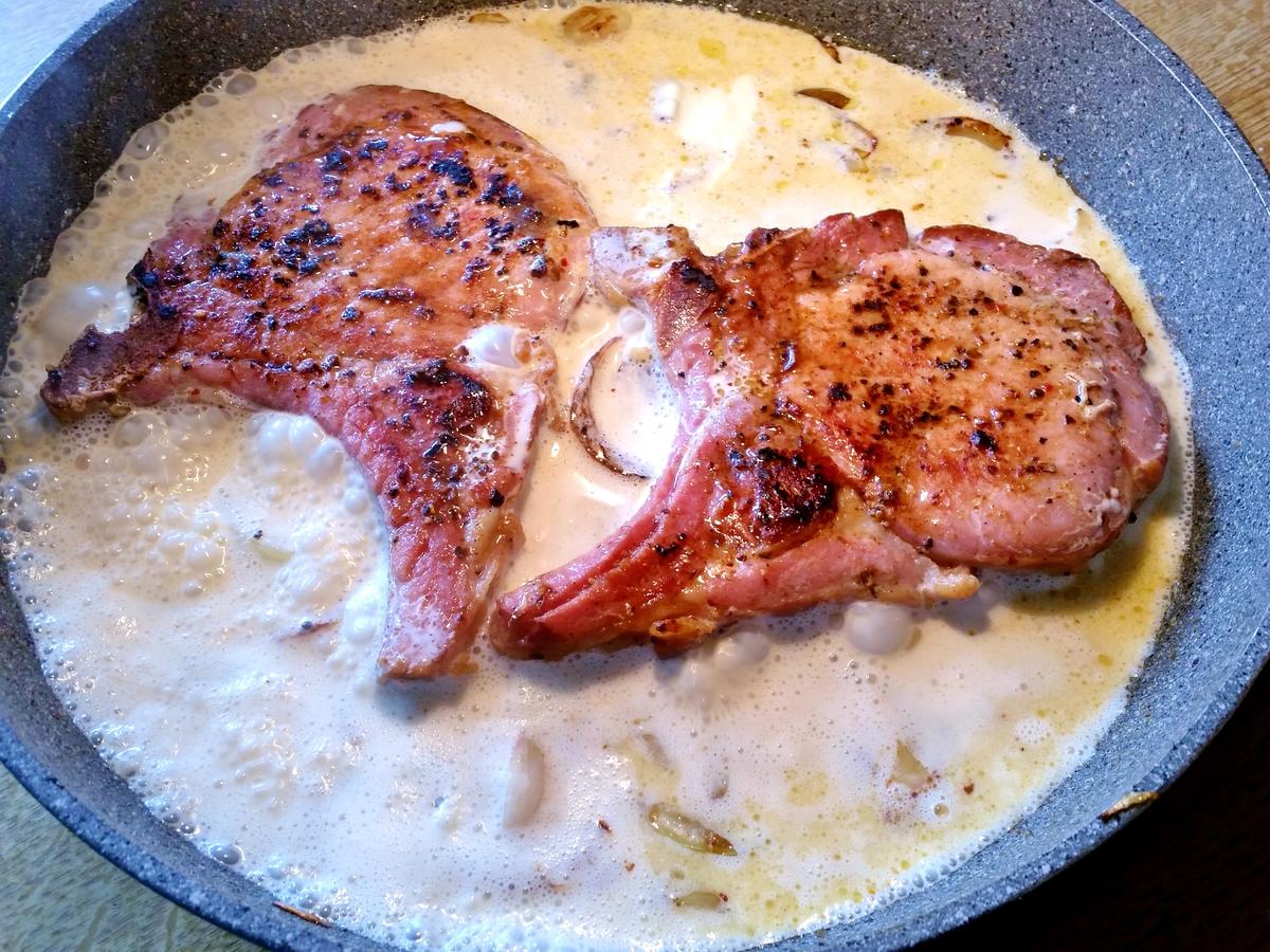 Kasseler Kotelett in Zwiebelrahm - einfach - von mimi