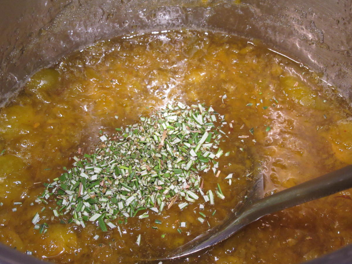 Vorrat: Ringlo Konfitüren mit verschiedenen Geschmacksrichtungen ...