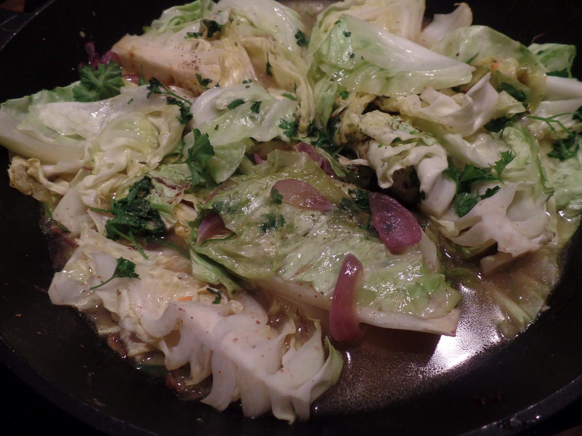 Spitzkohl mit Bohnenpüree und Eiern - einfach - von Sheeva1960