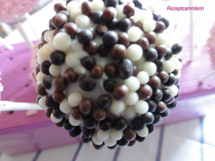 Biskuit: CAKE ~ POPS kleine Kuchen am Stiel - einfach - von Rezeptsammlerin