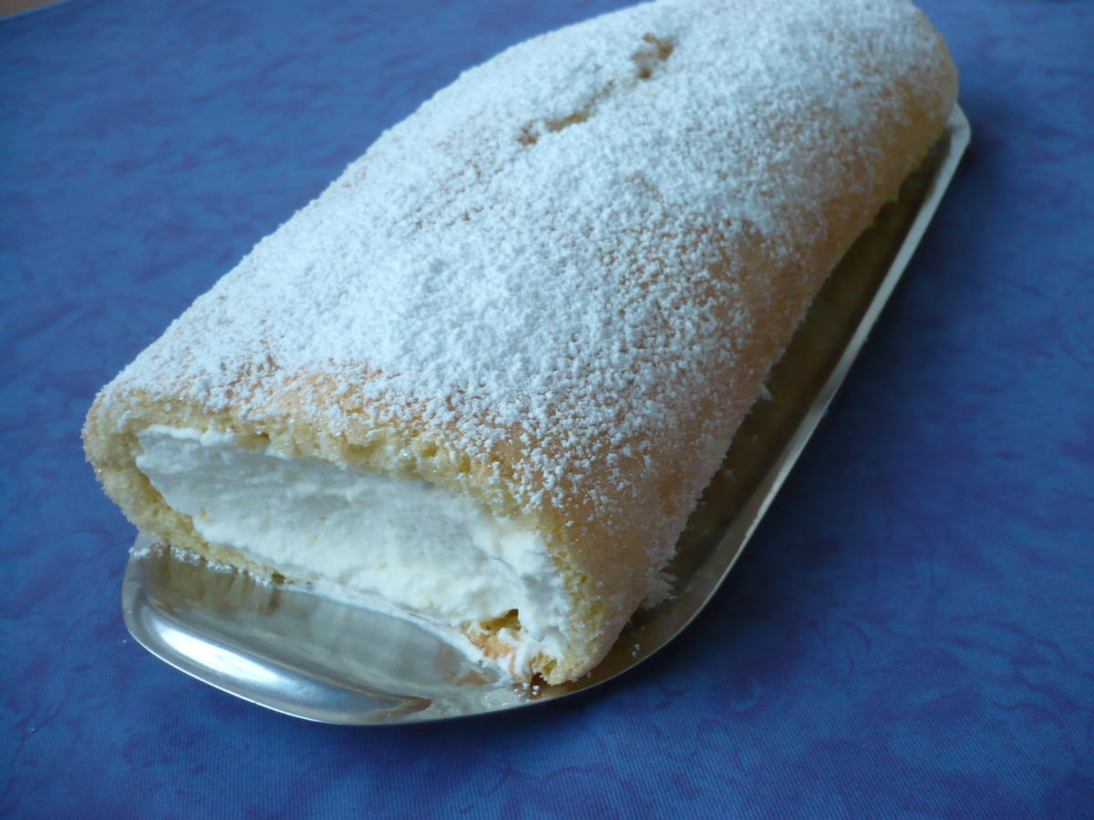 Zitronenrolle Das ist für mich Kindheit pur. Frische Sahnecreme ...
