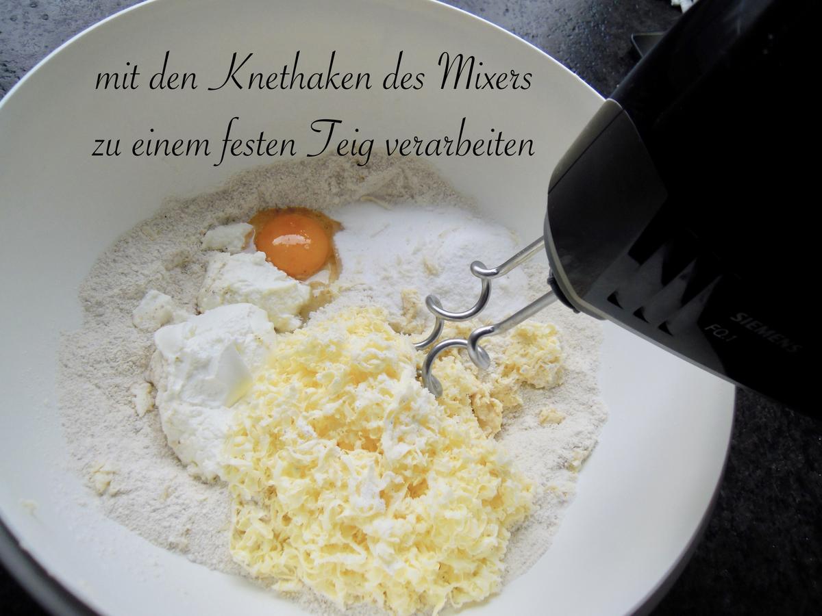 Topfen/Quark Stollen mit Dörrpflaumen Füllung - Rezept - kochbar.de