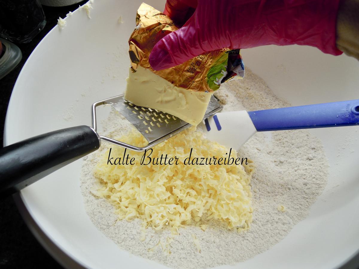 Topfen/Quark Stollen mit Dörrpflaumen Füllung - Rezept - kochbar.de