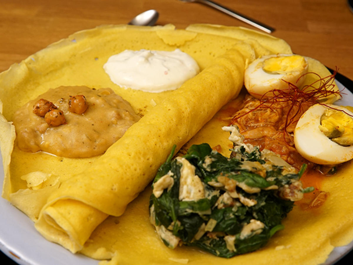 Injera mit Doro Wot, Shiro und Spinat - Rezept - kochbar.de