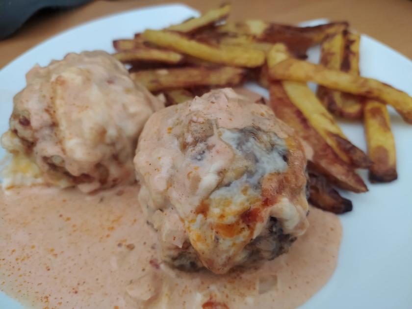 Griechische Bifteki mit Metaxa Sahnesauce - von Sikei