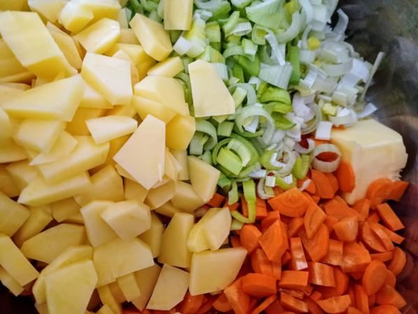 Kohlsuppe, sehr fein und schnell vorbereitet