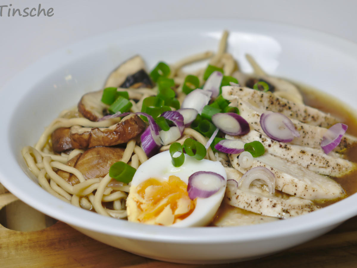 Ramen mit Hähnchen & Champignons - einfach - von sTinsche
