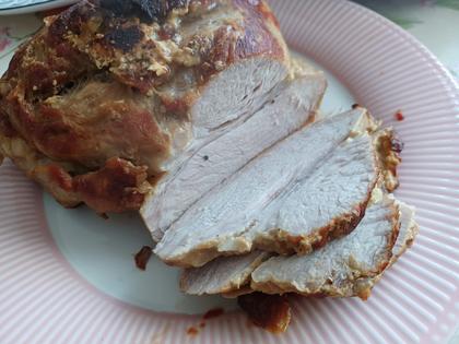 Schweinebraten mit Rotkohl und Salzkartoffeln - Rezept