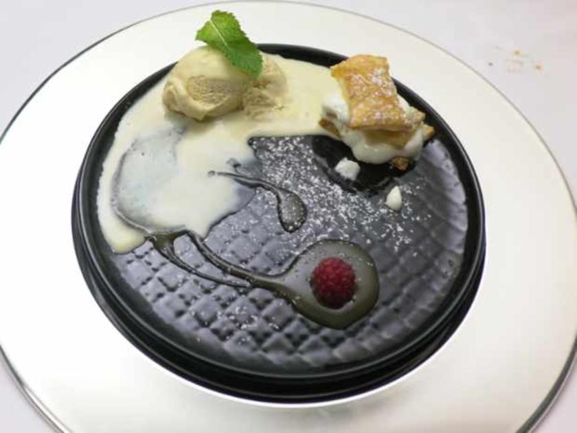 Tonkabohnen Eis mit Karamellsauce und Mascarponencreme - von Das ...