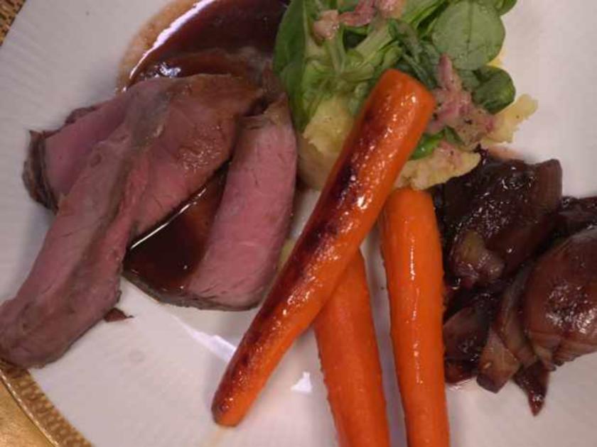 Roastbeef mit Gemüse und Rotweinschalotten an Pflaumenjus - von Das ...