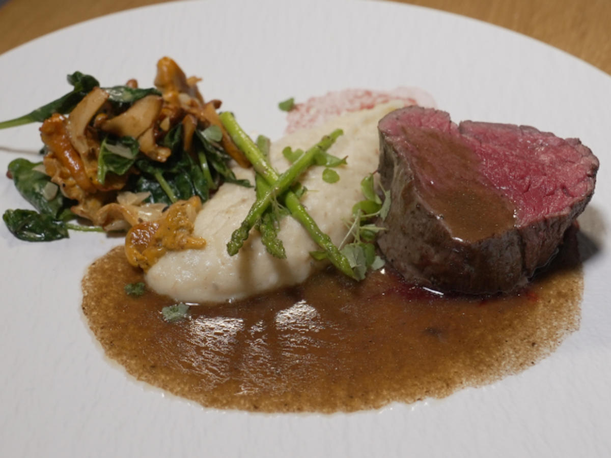 Rinderfilet mit Gemüse auf einer feinen Jus - von Das perfekte Dinner