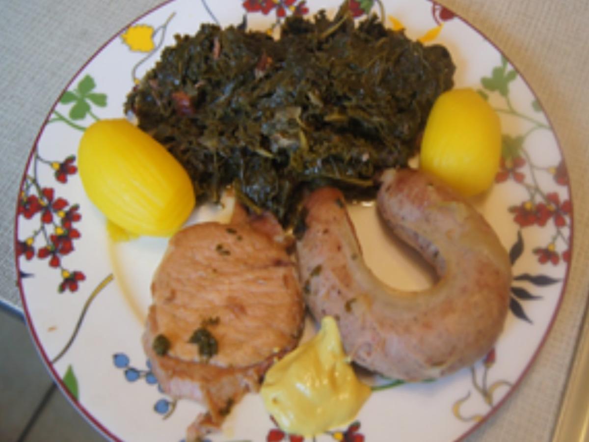 Brauner-Kohl mit Kassler-Kotelett, gebrühte Brägen-Wurst und ...