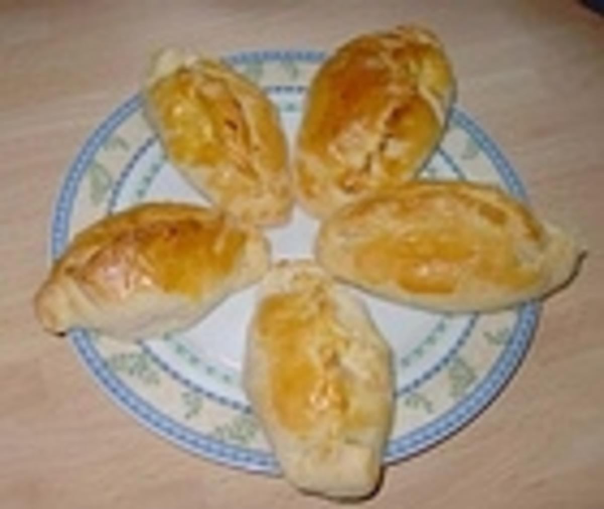 Piroggi gefüllte Teigtaschen - Rezept mit Bild - kochbar.de