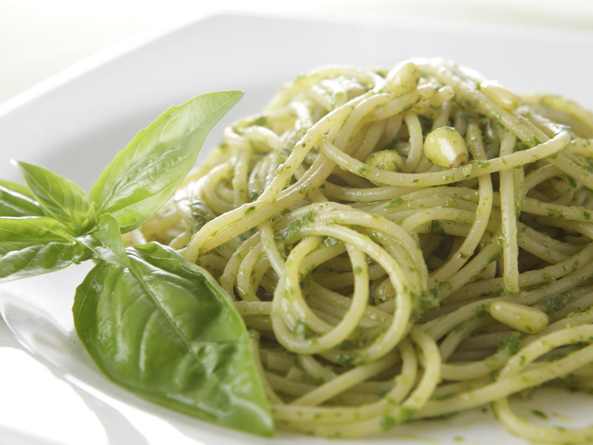 Pasta Mit Pesto Alla Genovese Rezept Mit Video Kochbar De
